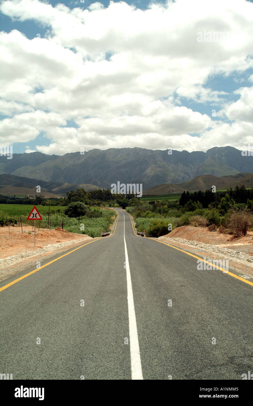 Continuous traffic flow hi-res stock photography and images - Alamy