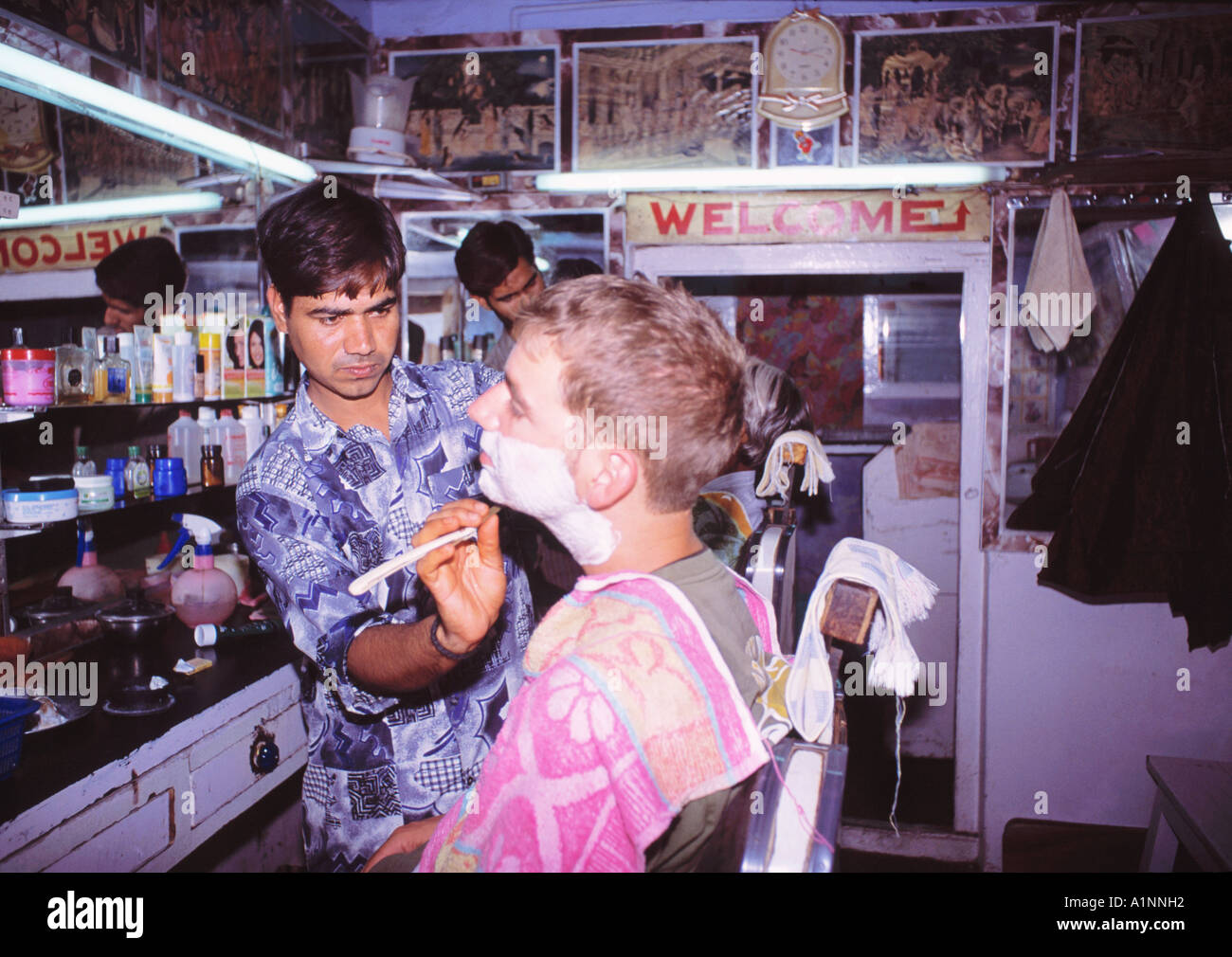 Indian barbers shop hi-res stock photography and images - Alamy