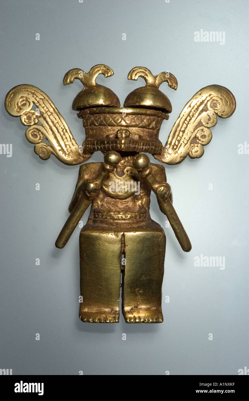 gold figurine Colombia Quimbaya between 300 and 1500 AD Stock Photo - Alamy