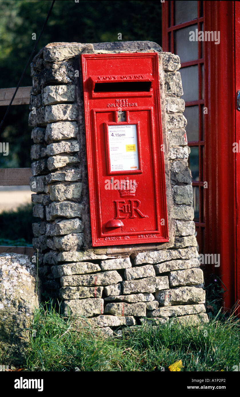 Post Box in the Cotswolds in England Stock Photo - Alamy