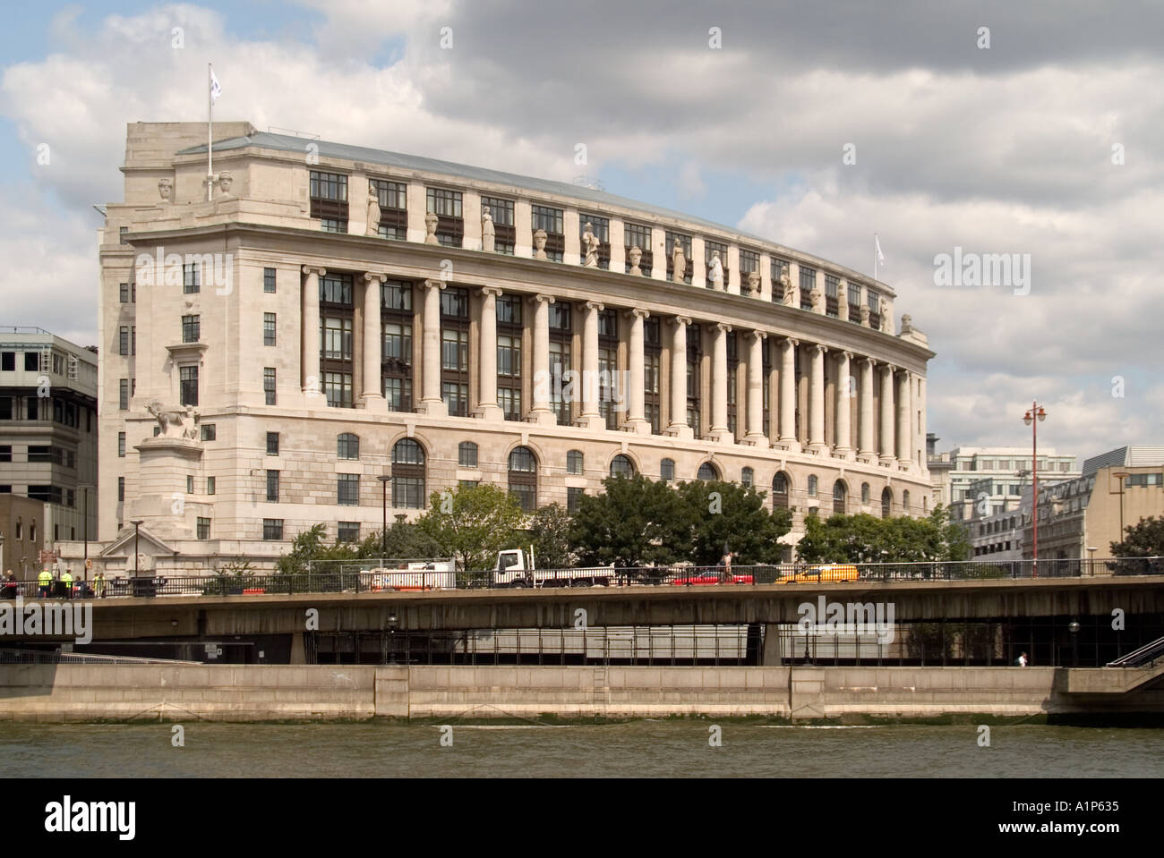 Unilever House headquarters building Blackfriars City of London England ...