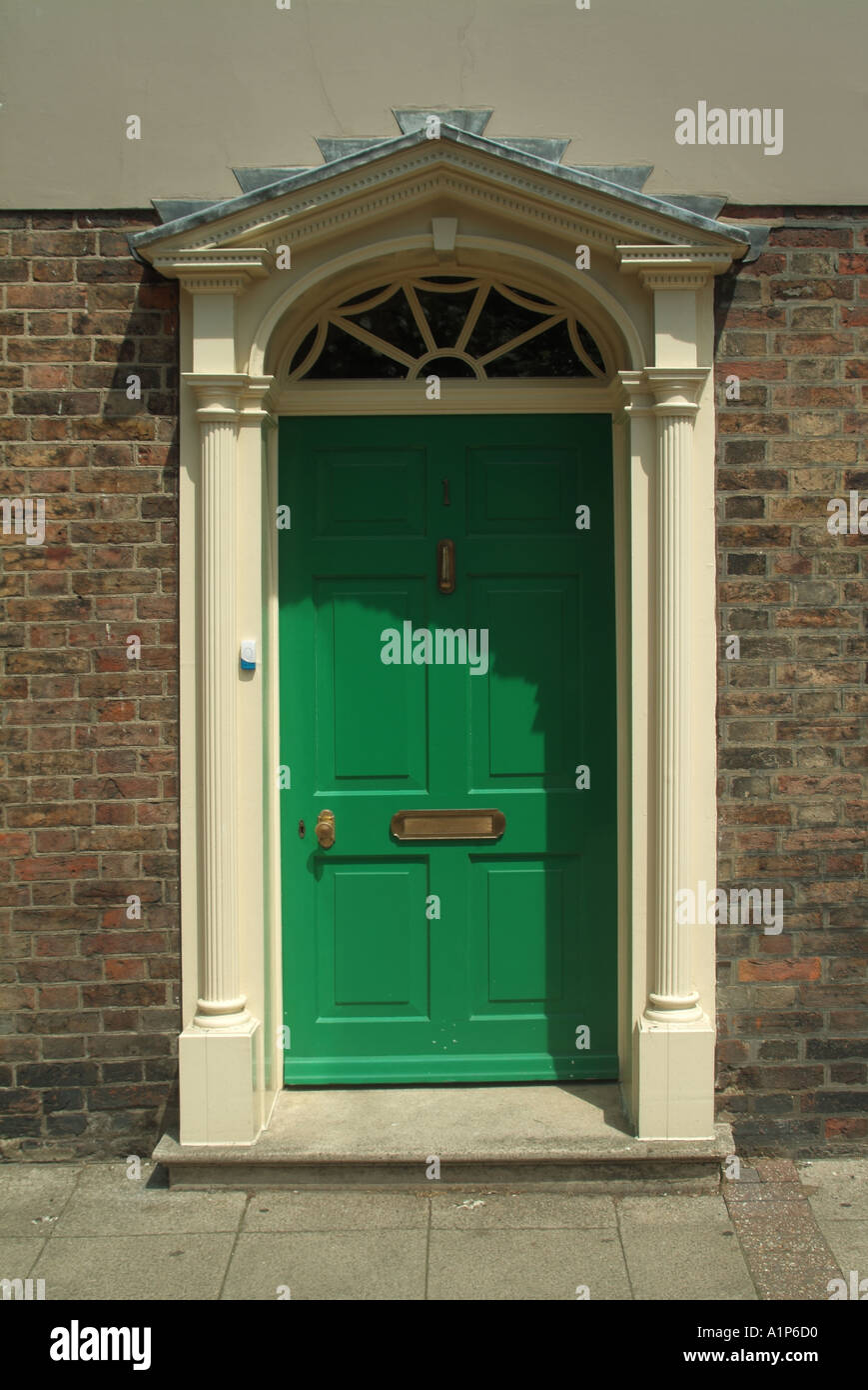 Front door opening onto the street hi-res stock photography and images ...