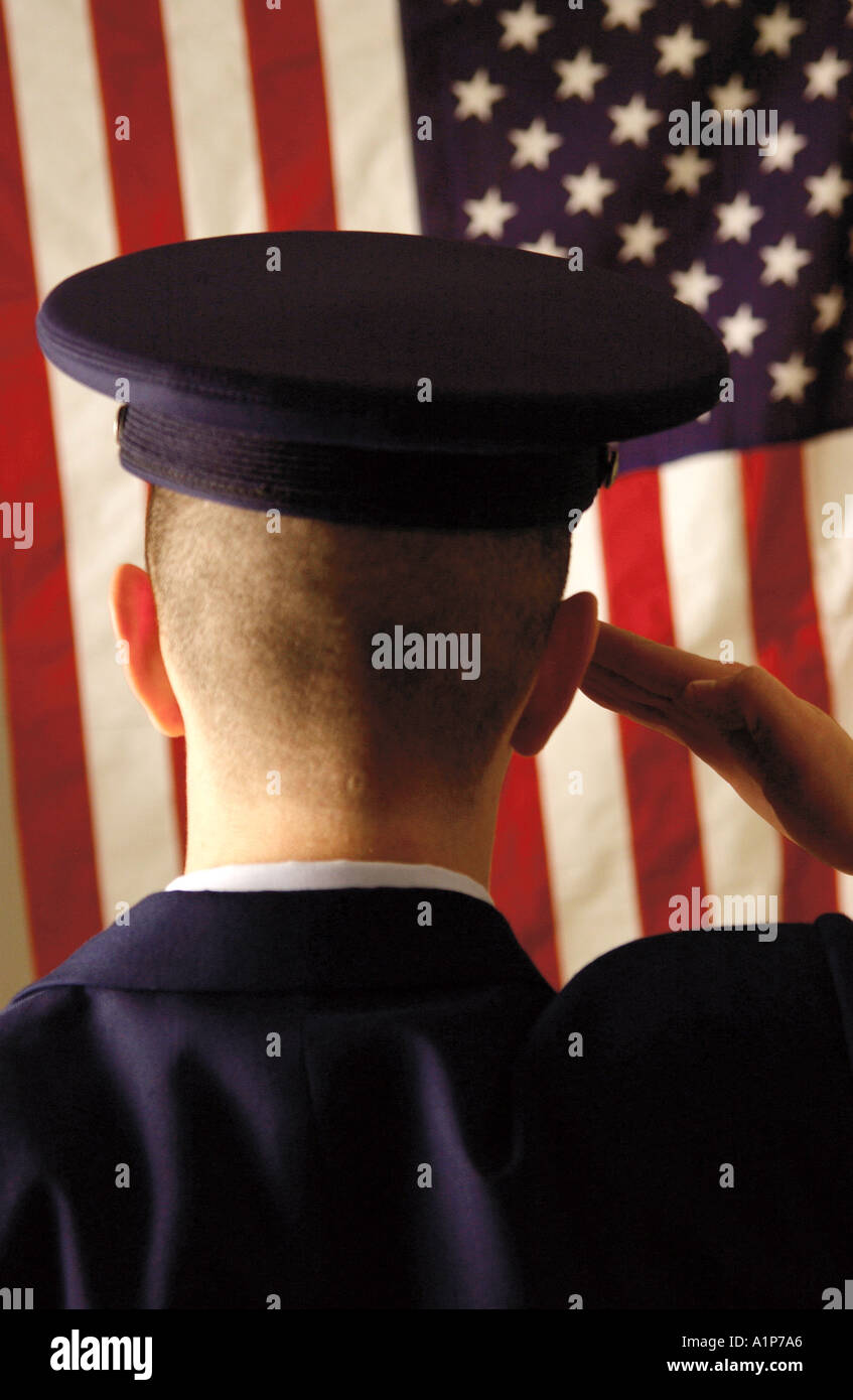 Saluting soldier hi-res stock photography and images - Alamy