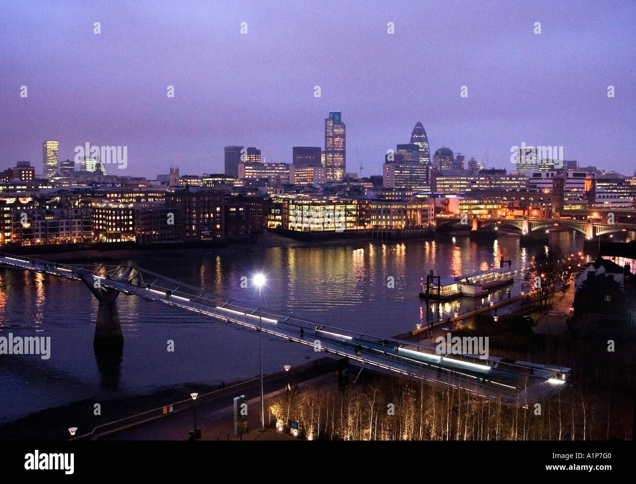 London tate modern wide hi-res stock photography and images - Alamy