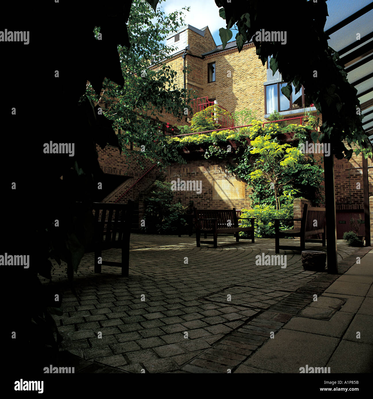 The Courtyard Rewley House Oxford Stock Photo - Alamy
