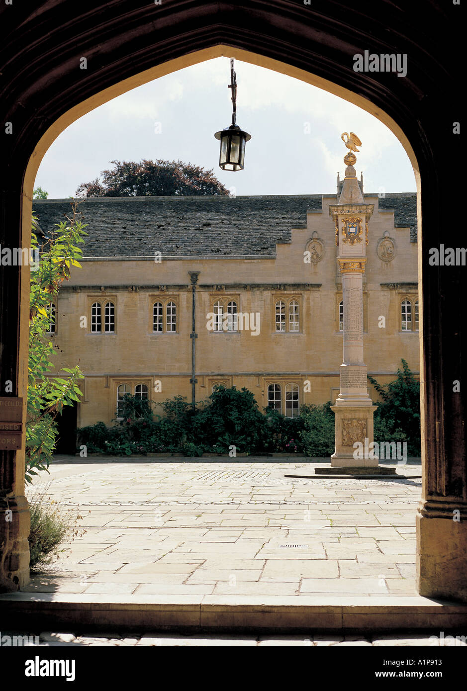 Front Quad and Pelican Column Corpus Christi College Oxford Stock Photo ...