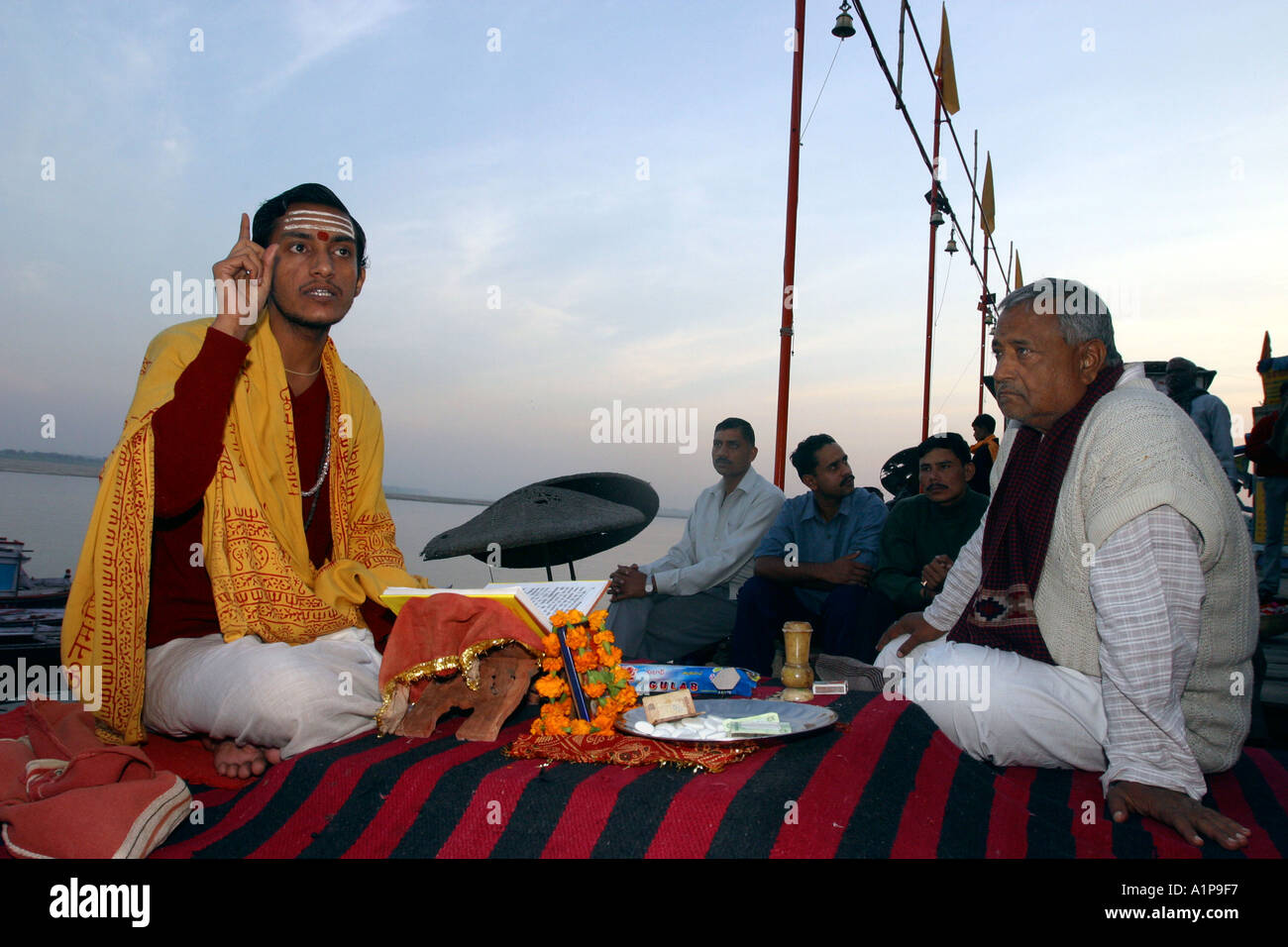India priest preaching hi-res stock photography and images - Alamy
