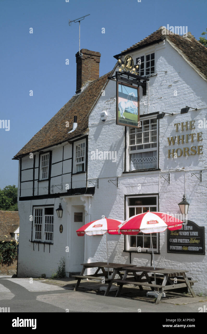 Chilham kent white horse hi-res stock photography and images - Alamy
