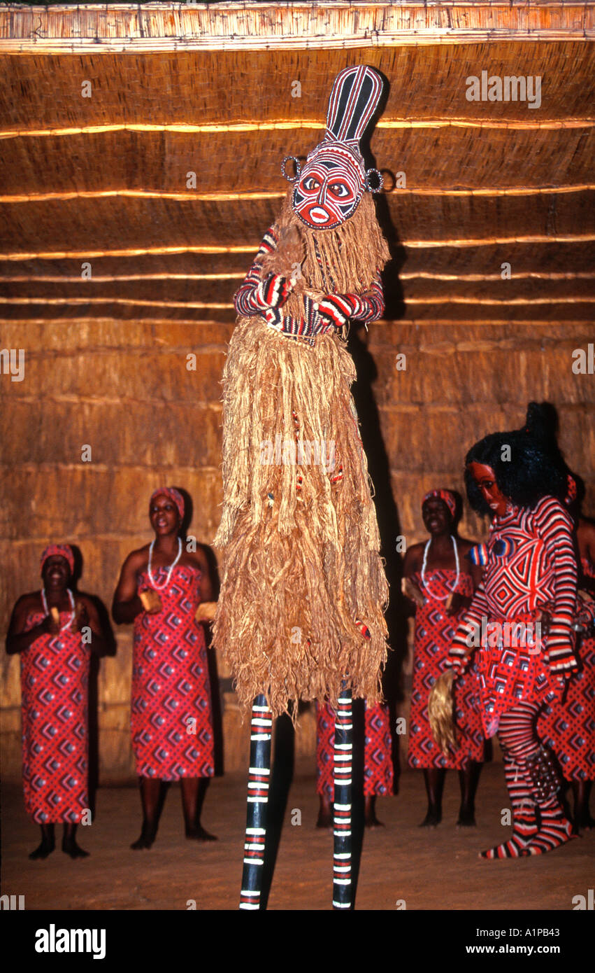 Zimbabwe traditional dances hi-res stock photography and images - Alamy