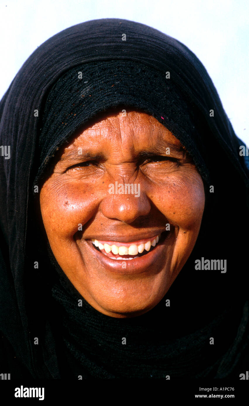 Egypt woman traditional smiling hi-res stock photography and images - Alamy