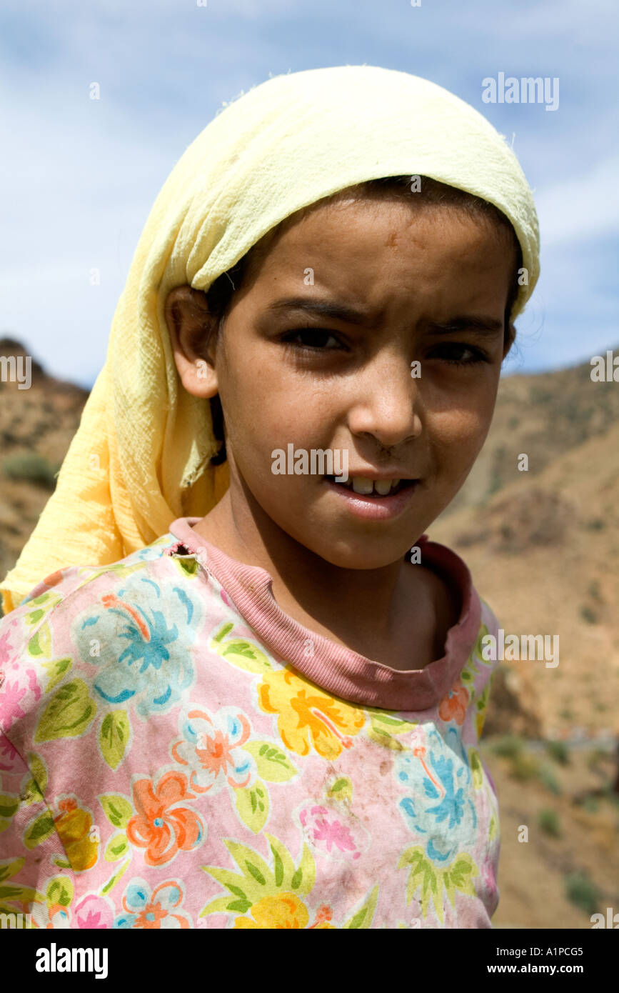 Moroccan girl with headscarf hi-res stock photography and images - Alamy