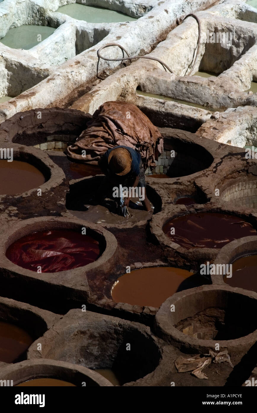 Manual leather dying hi-res stock photography and images - Alamy