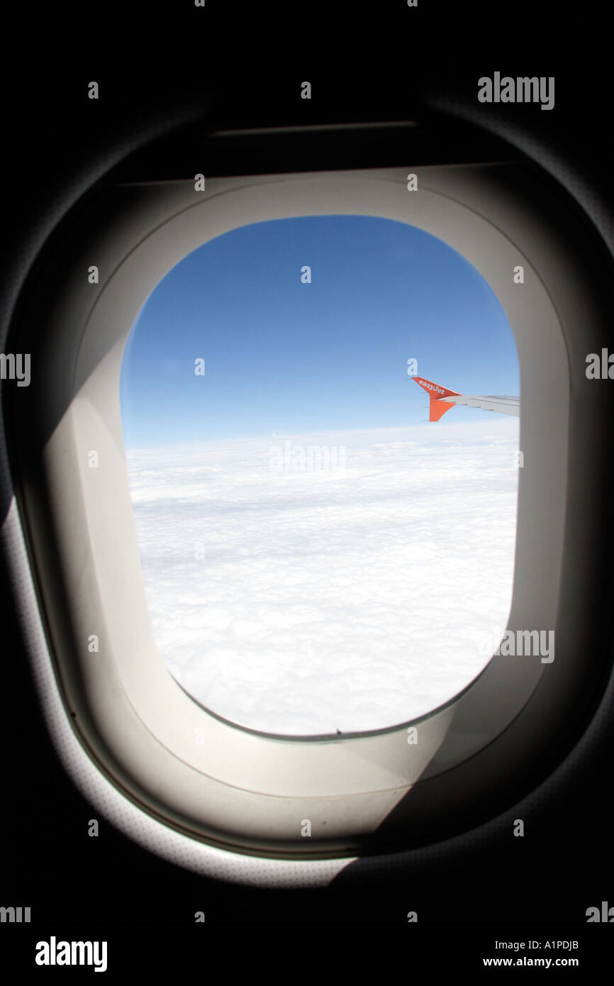 Easyjet plane from above hi-res stock photography and images - Alamy