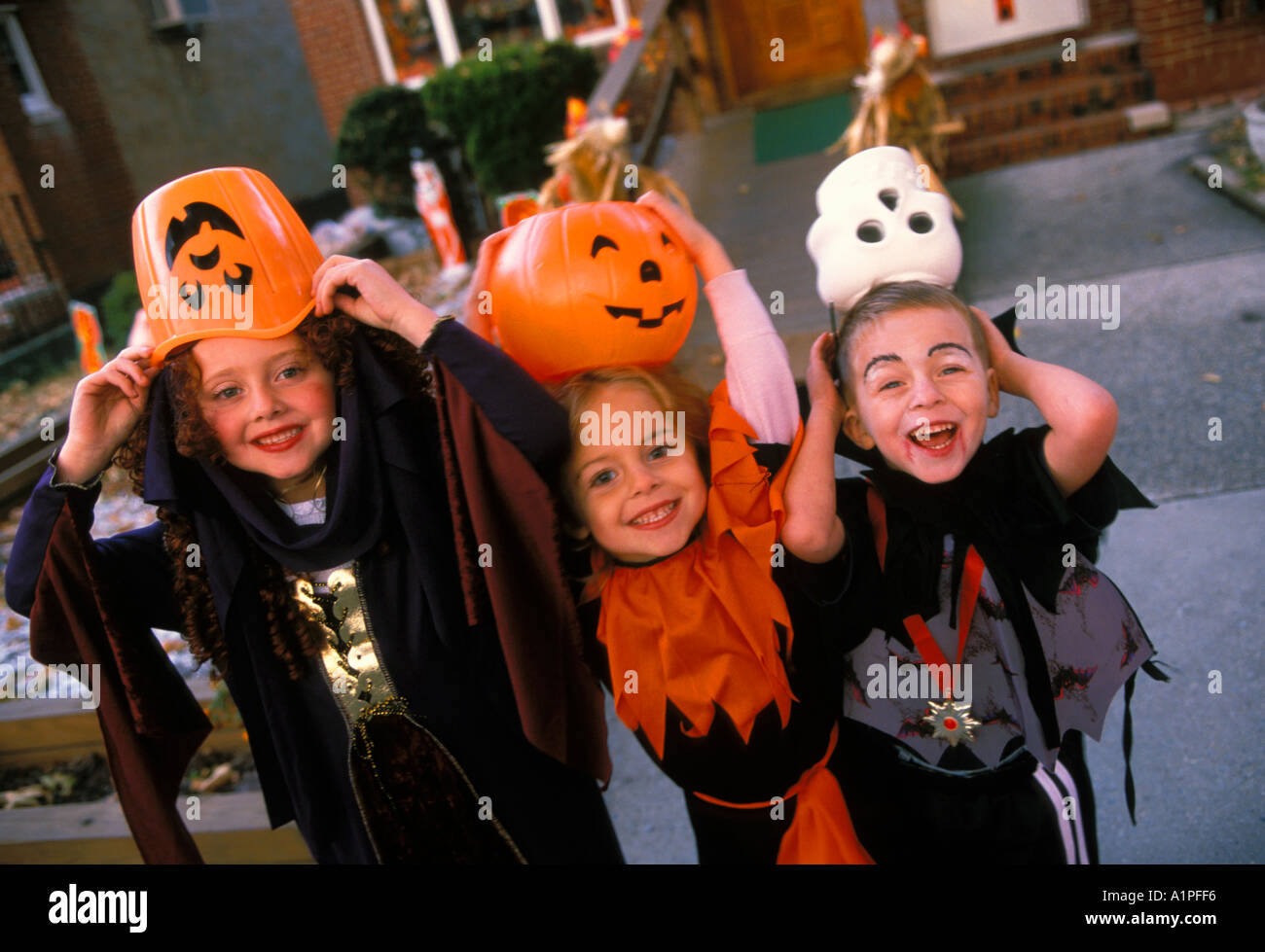 Children playing street new york hi-res stock photography and images ...