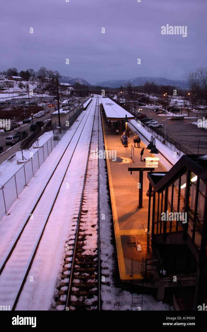 Usa New York Hudson River Valley Metro North railroad train station ...