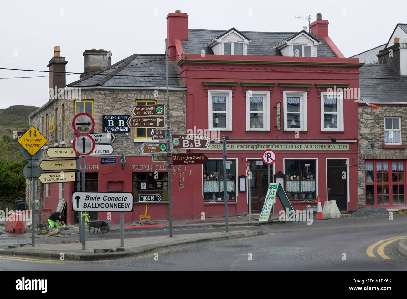 County galway ireland road sign hi-res stock photography and images - Alamy