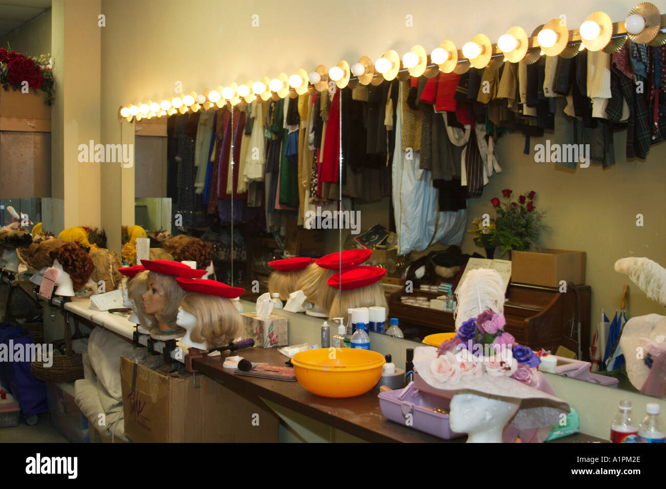 Theatre makeup table and mirror Stock Photo - Alamy
