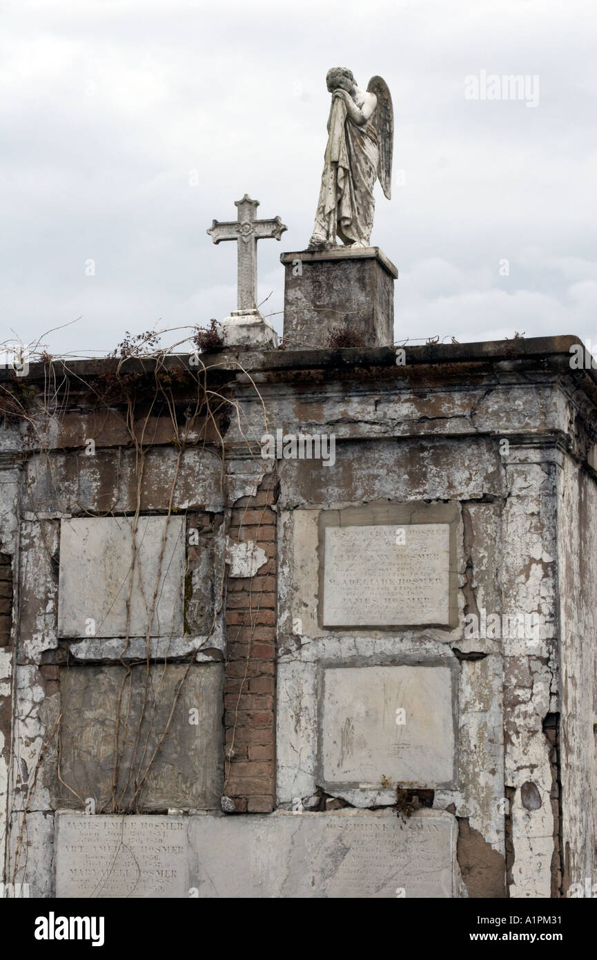 Above ground crypt in graveyard Stock Photo - Alamy