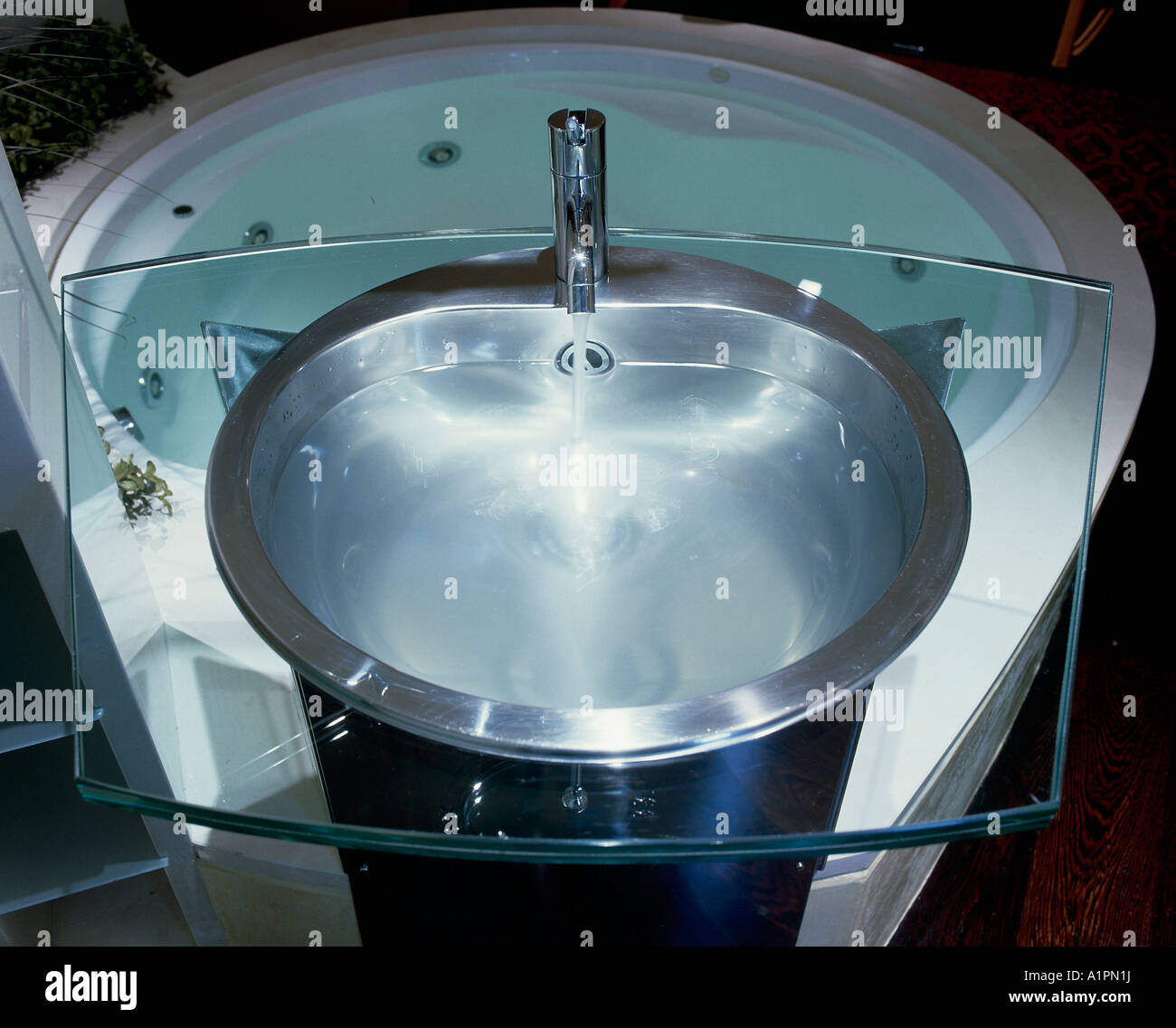 Spanish style sink hi-res stock photography and images - Alamy