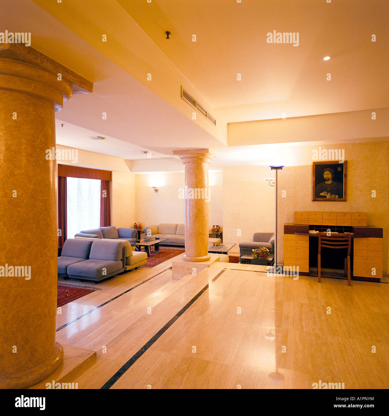 Clean lounge hi-res stock photography and images - Alamy