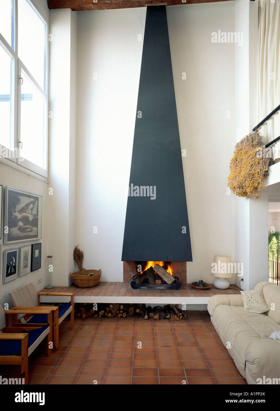 Yes triangular hi-res stock photography and images - Alamy