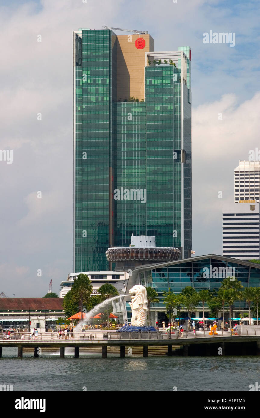 The Merlion water feature in Singapore Bay Stock Photo - Alamy