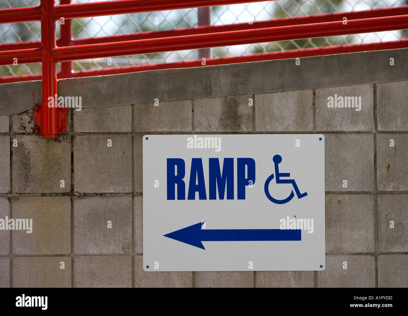 Incline ramp hi-res stock photography and images - Alamy