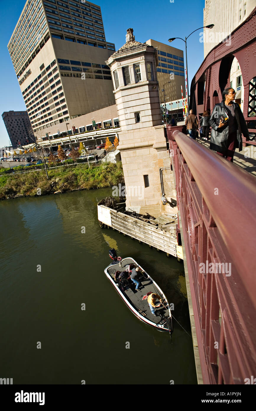 ILLINOIS Chicago Pedestrians on Wells Street Bridge over Chicago River ...