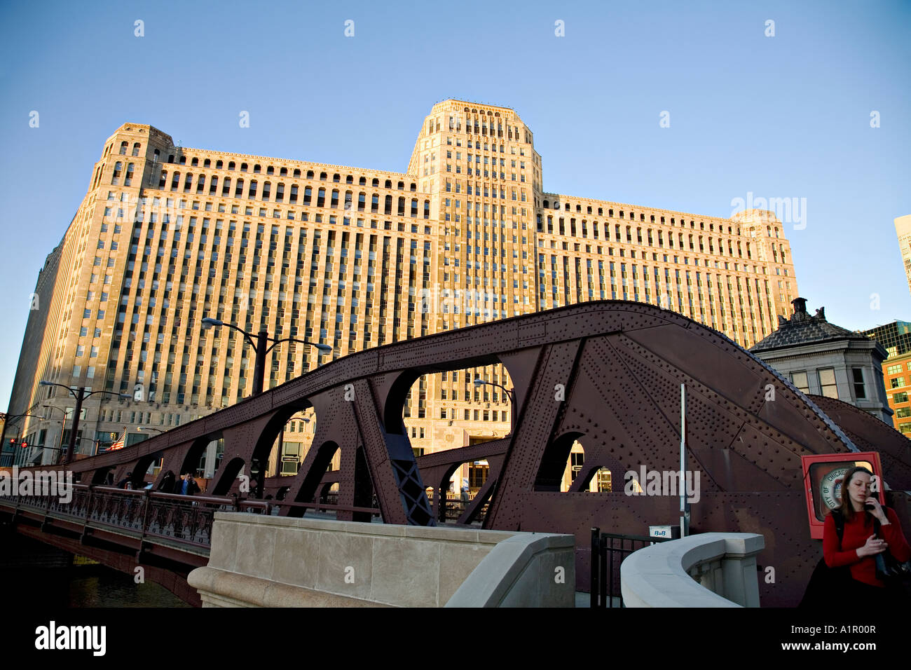 ILLINOIS Chicago Merchandise Mart building in late afternoon Franklin ...