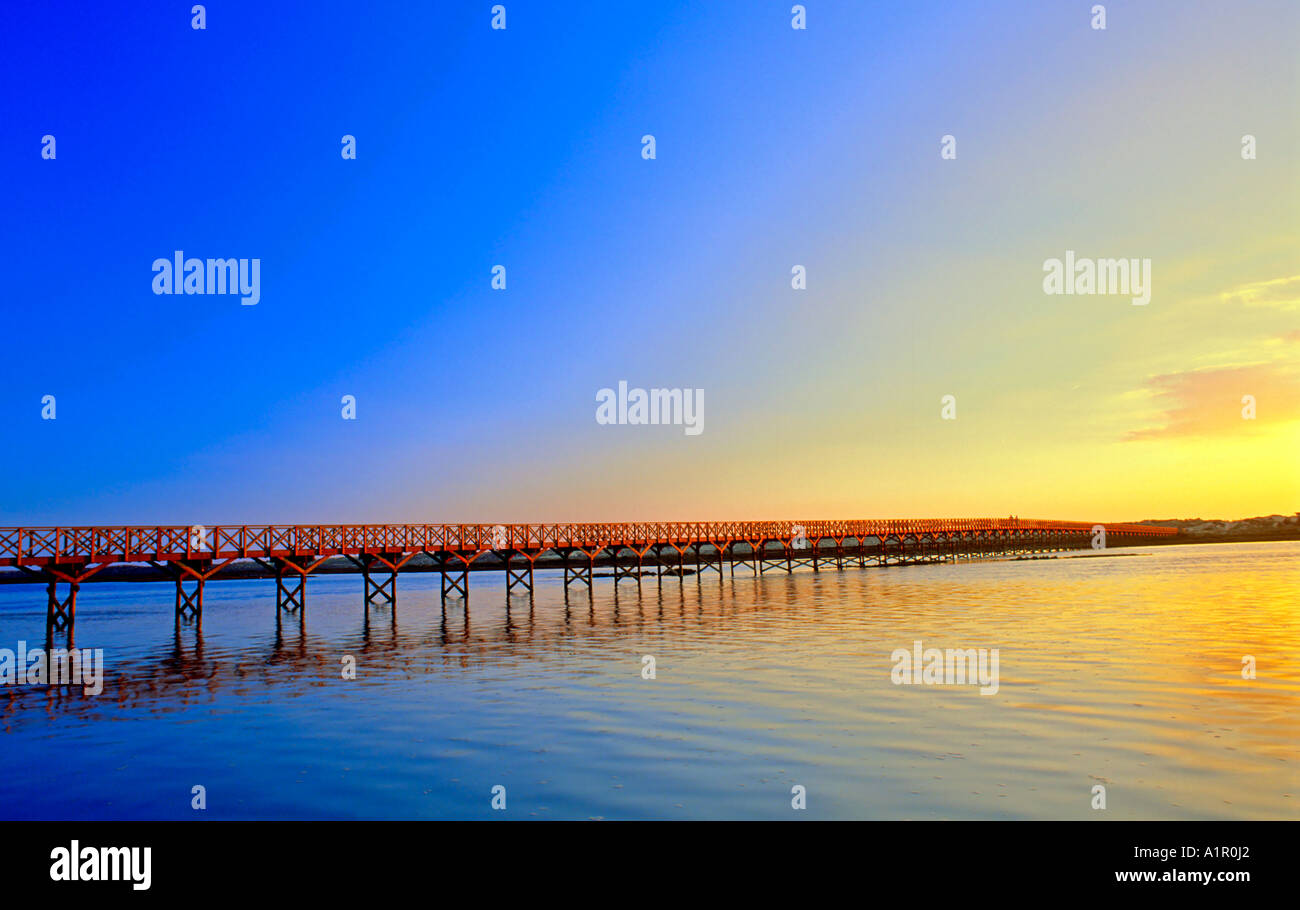 Quinta lago bridge faro hi-res stock photography and images - Alamy