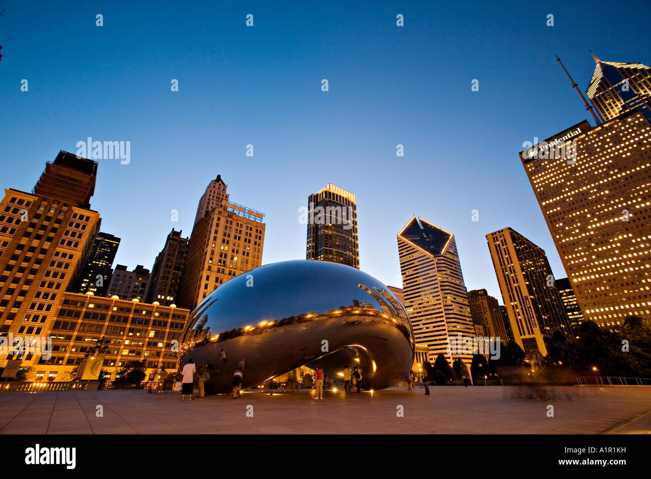 ILLINOIS Chicago Cloud Gate sculpture in Millennium Park at night city ...