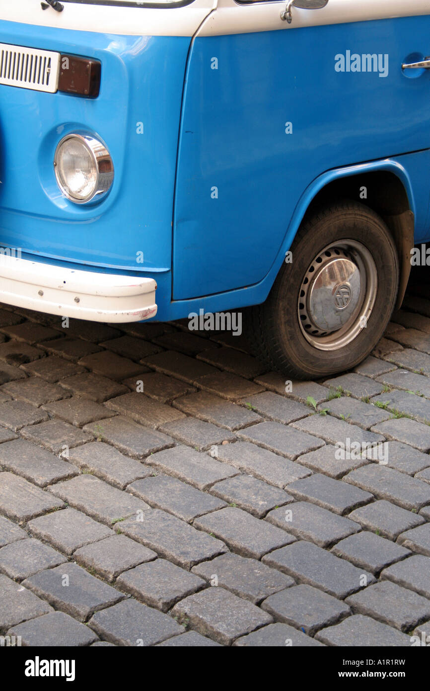 Vw minibus hi-res stock photography and images - Alamy