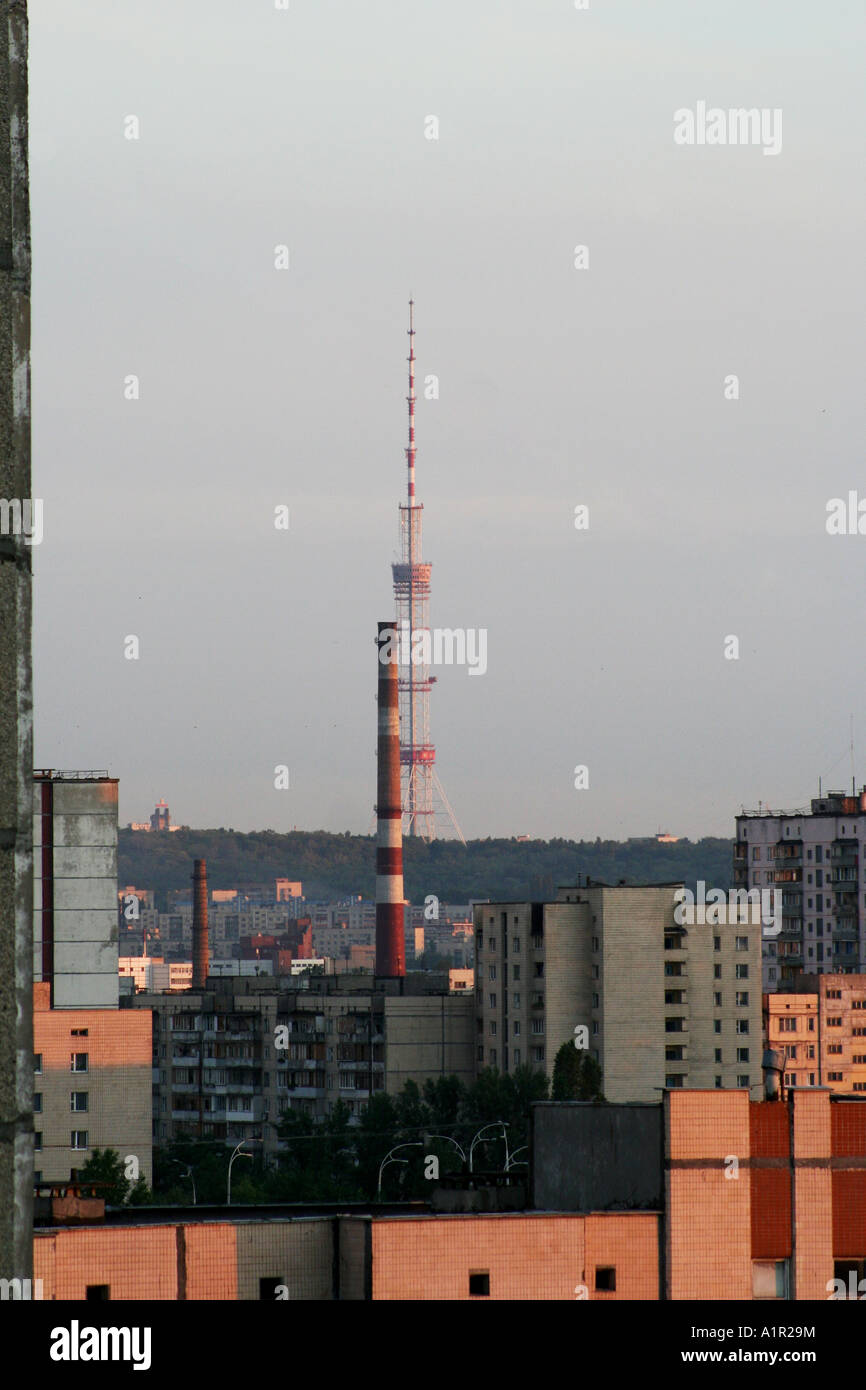 Cityscape prominent tower background hi-res stock photography and ...