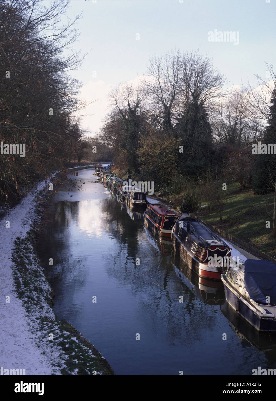 Pale winters sun hi-res stock photography and images - Alamy