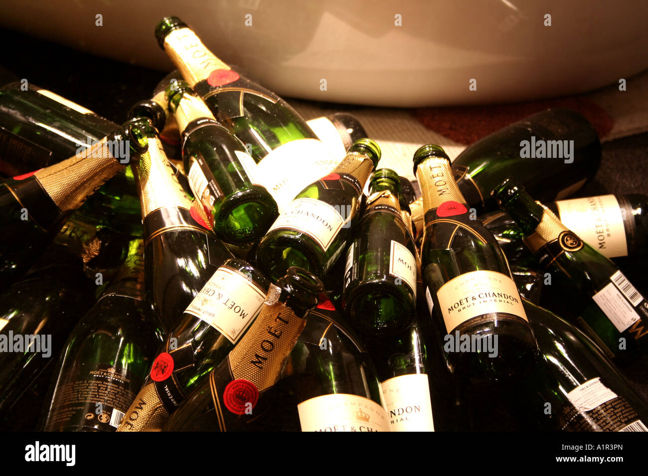 Empty bottles wine after party hi-res stock photography and images - Alamy