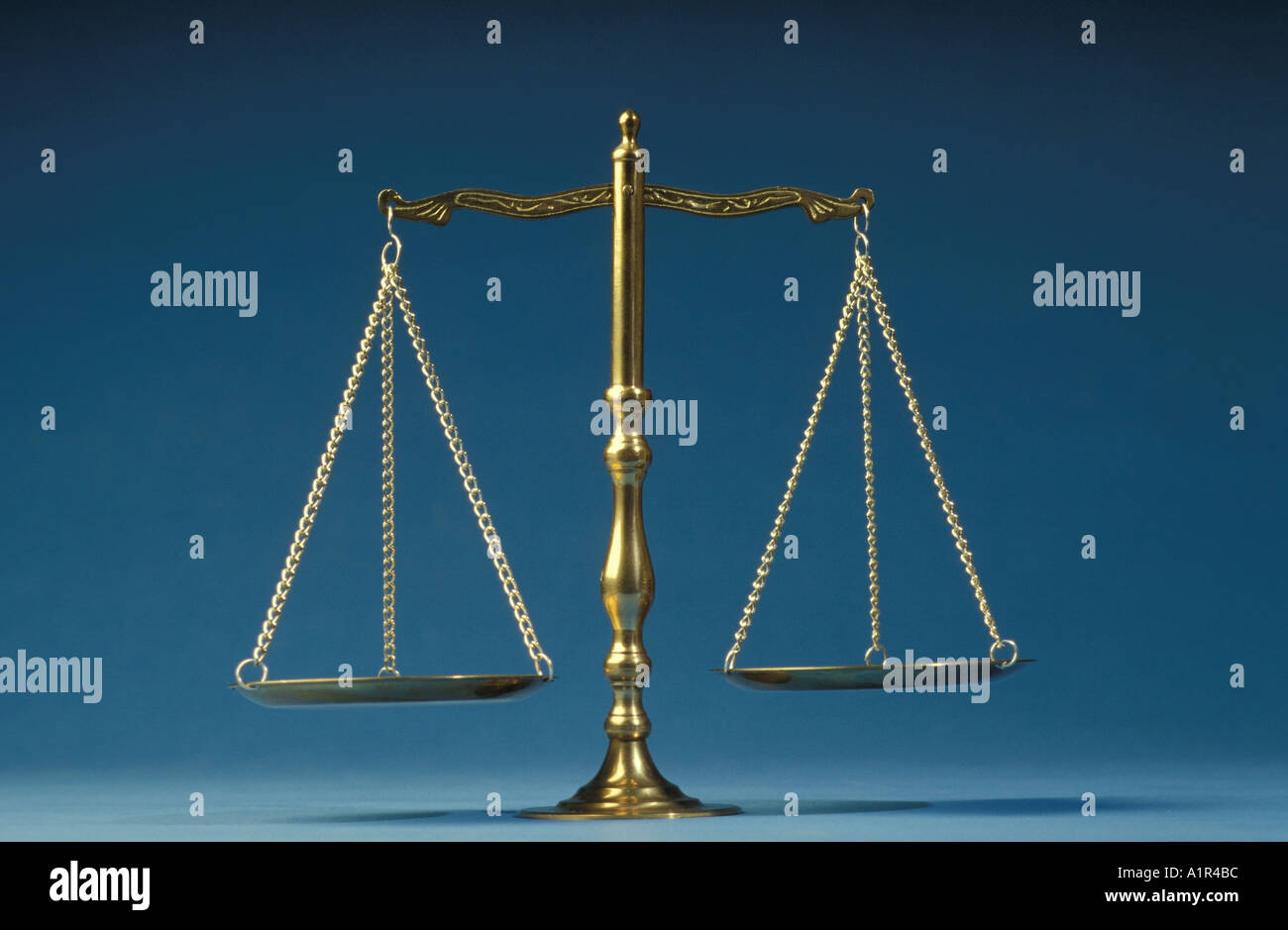 Equal arm scales hi-res stock photography and images - Alamy