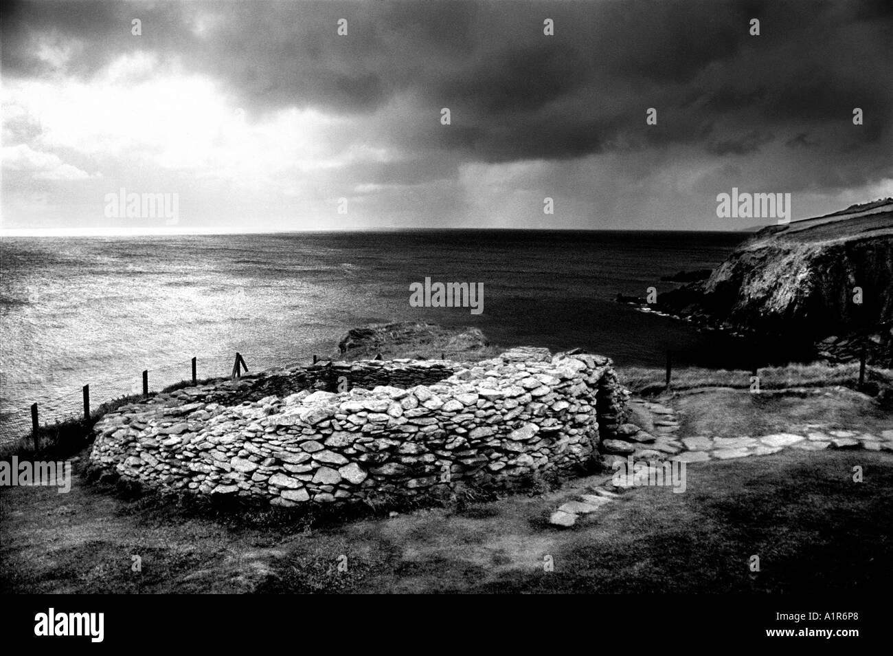 Dunbeg hi-res stock photography and images - Alamy