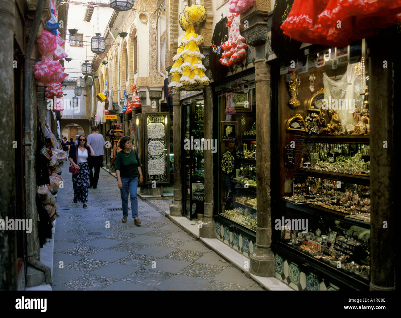 Granada spain shops shopping hi-res stock photography and images - Alamy