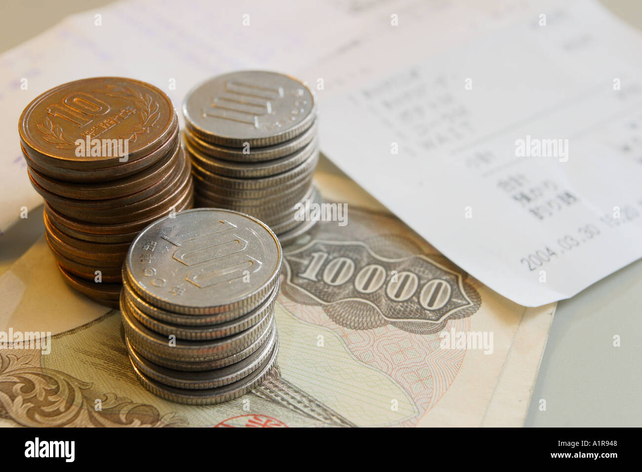 Japanese Yen Notes And Coins High Resolution Stock Photography and ...