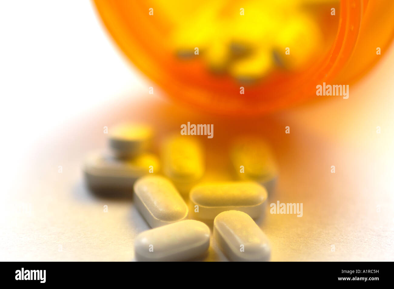 pills spilled on counter Stock Photo - Alamy
