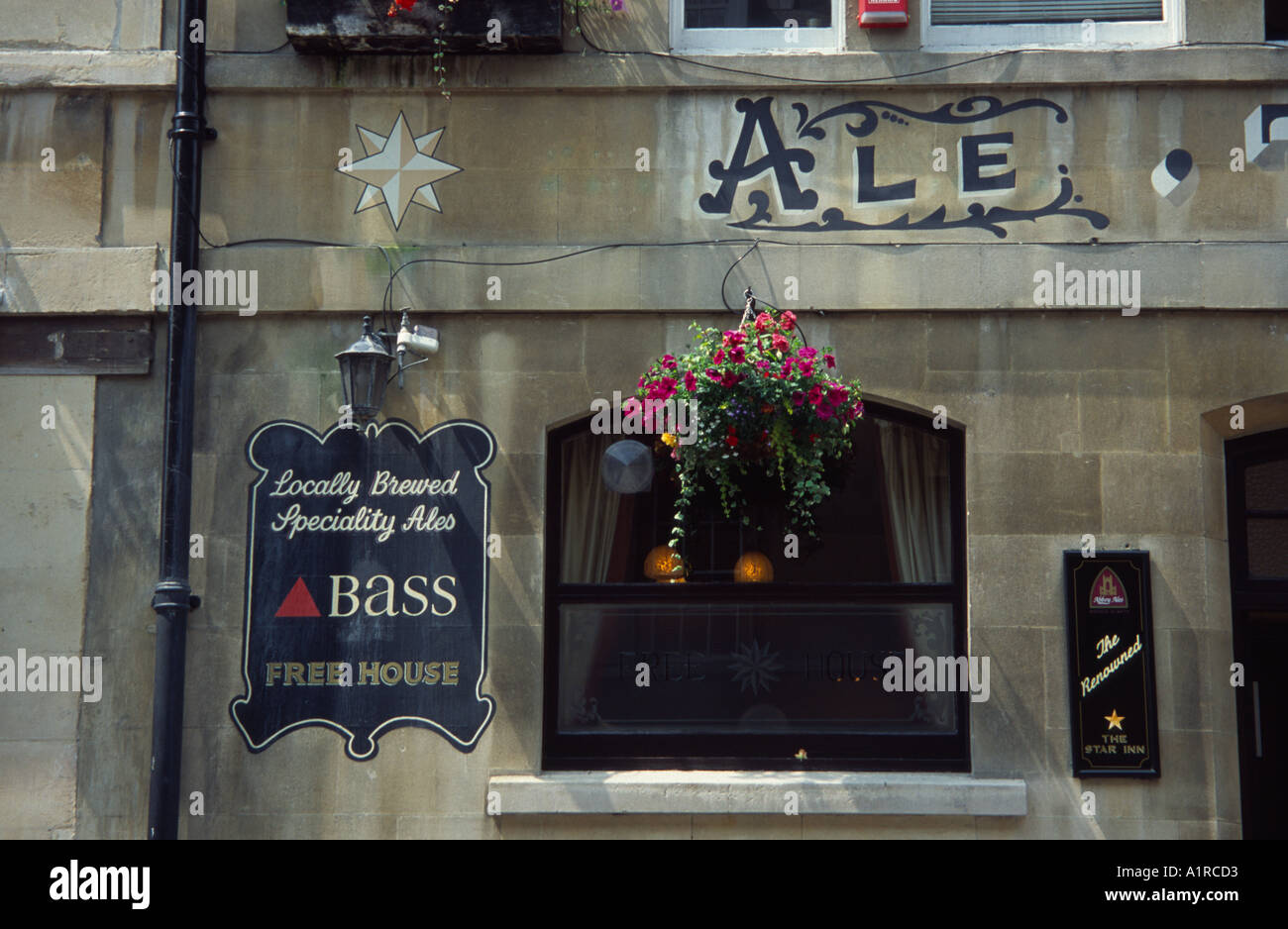 Star inn pub sign hi-res stock photography and images - Alamy