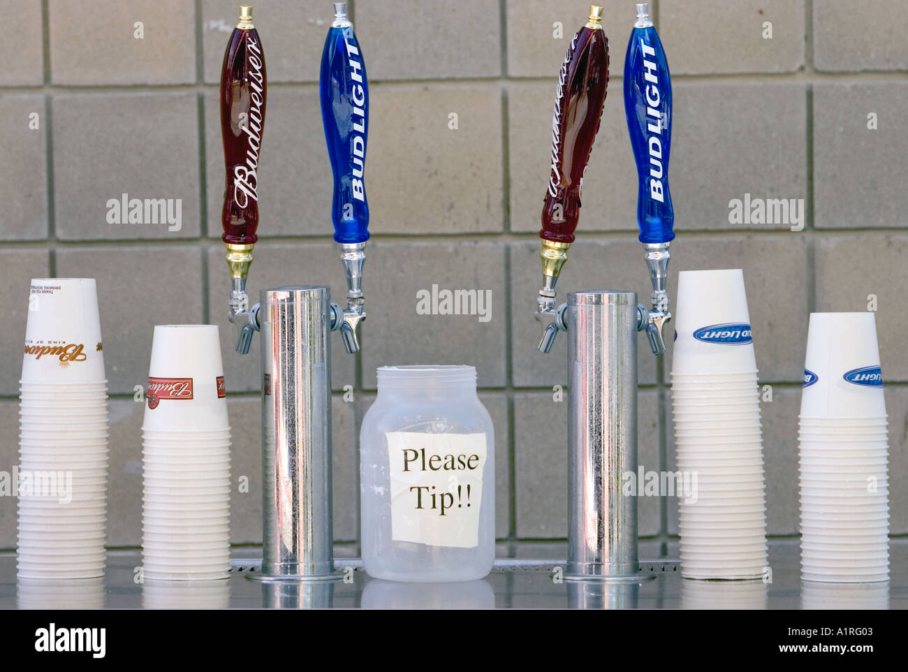 Beer brands on tap hi-res stock photography and images - Alamy