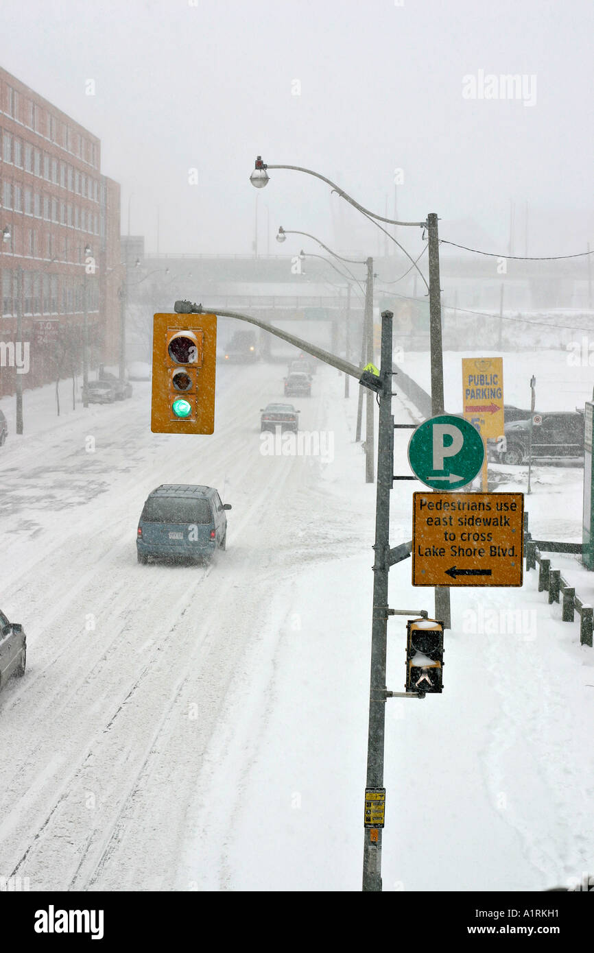Stop sign toronto ontario winter hi-res stock photography and images ...