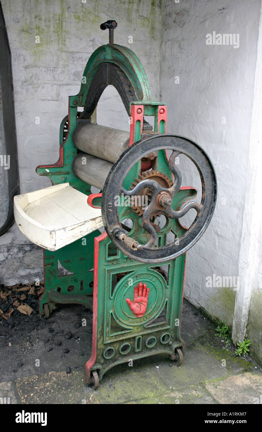 Old mangle hi-res stock photography and images - Alamy