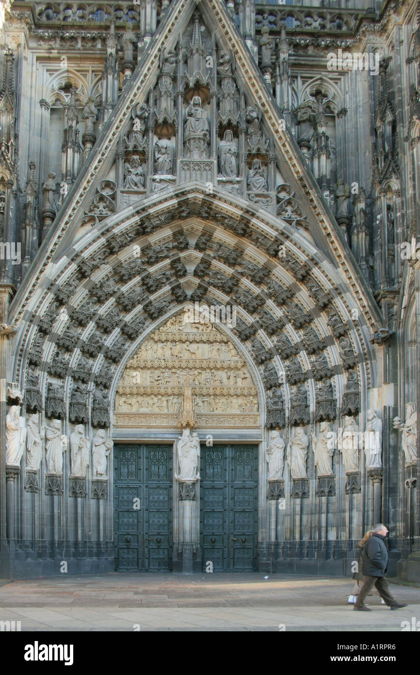Cologne cathedral doors hi-res stock photography and images - Alamy
