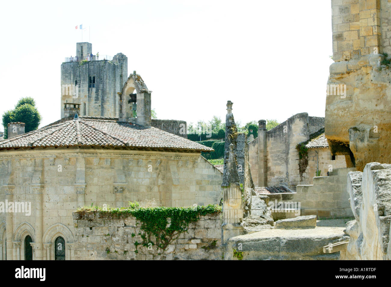 Run down medieval castle ruins hi-res stock photography and images - Alamy