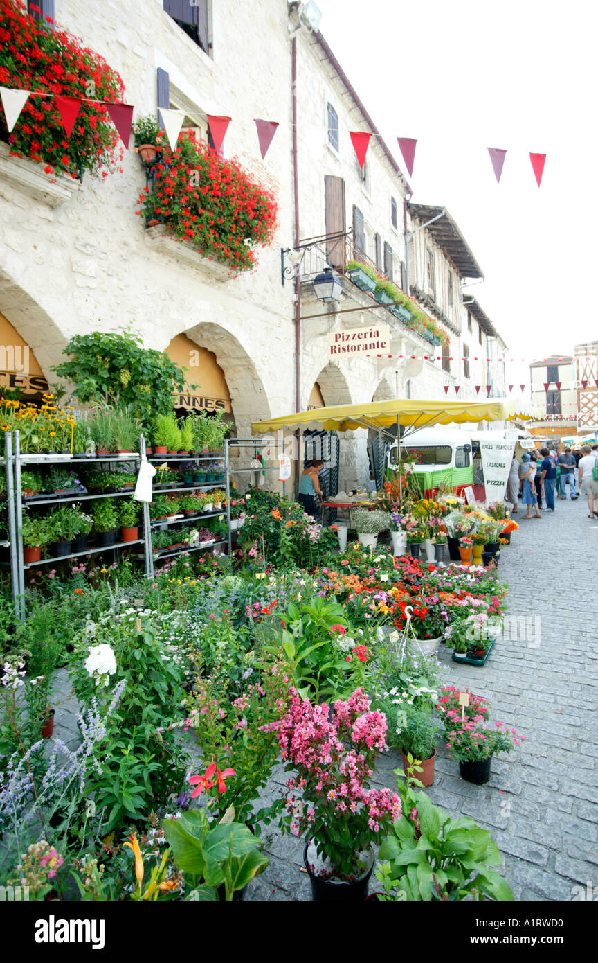 Eymet village hi-res stock photography and images - Alamy
