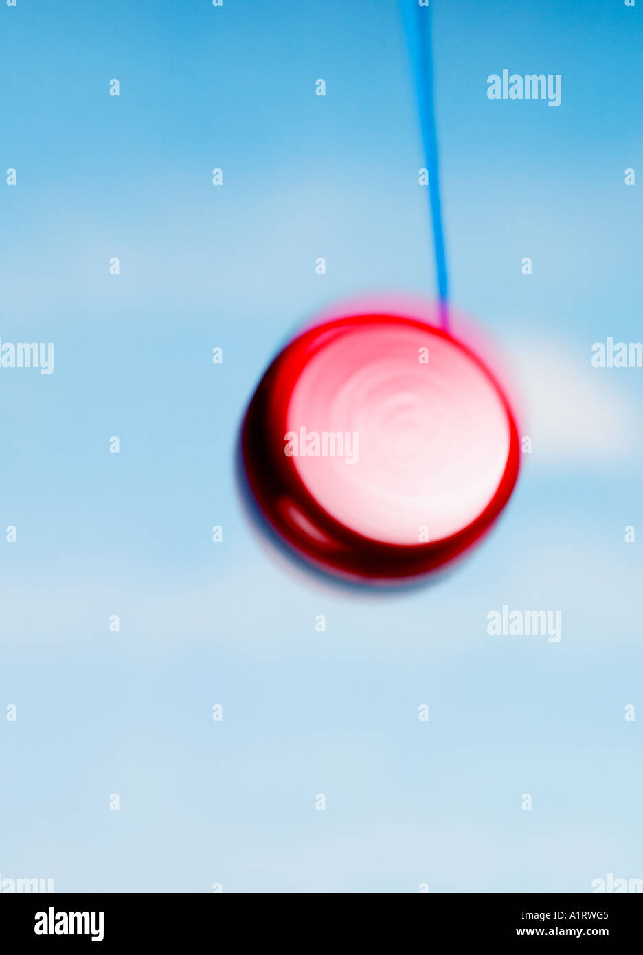 Yoyo motion spinning hi-res stock photography and images - Alamy
