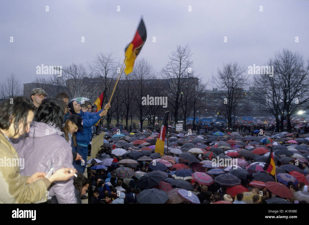 CELEBRATIONS AT THE BRANDENBURG GATE AS IT IS OPENED 22 DEC 1989 Stock ...