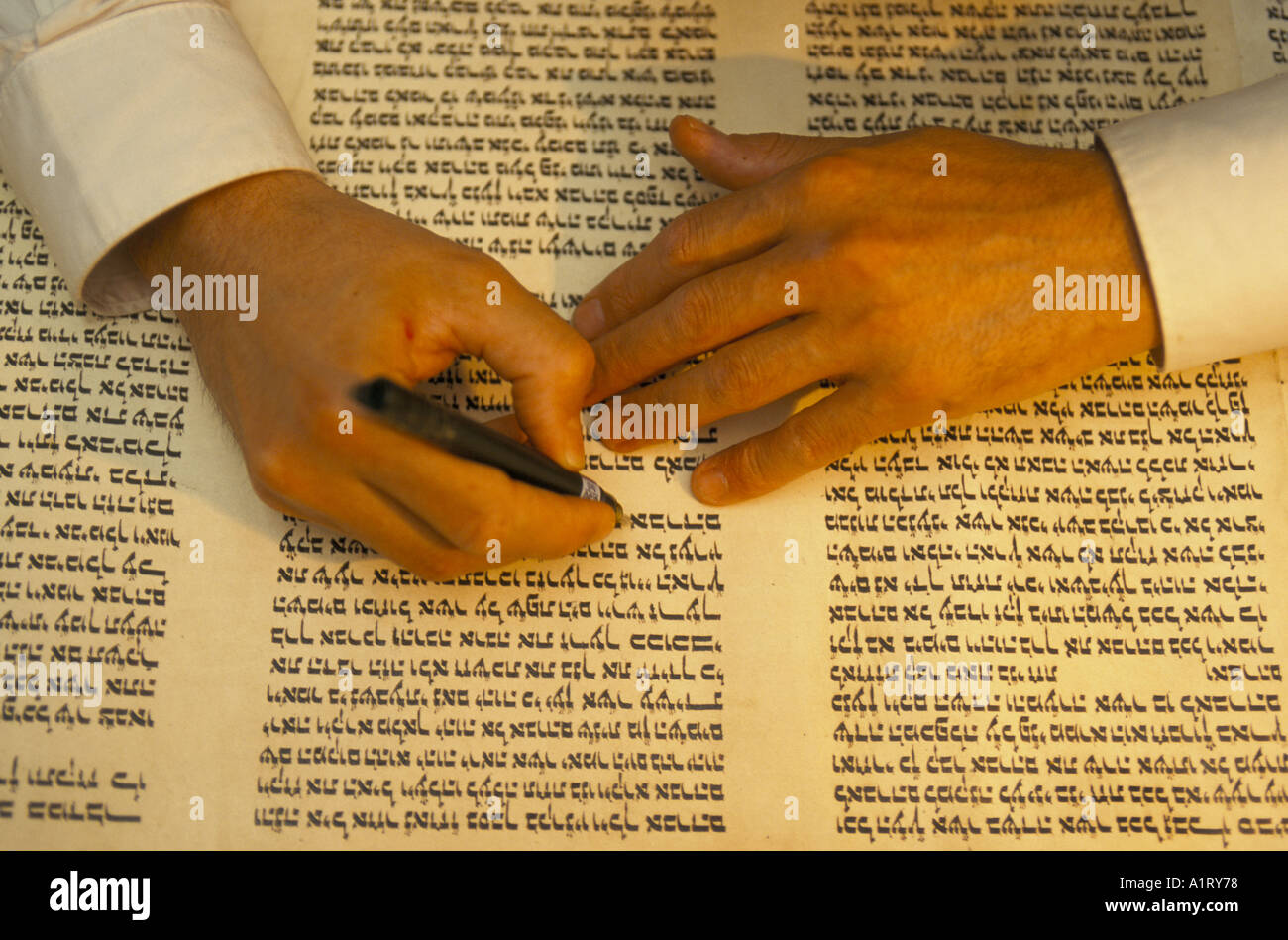 Scribe middle east hi-res stock photography and images - Alamy